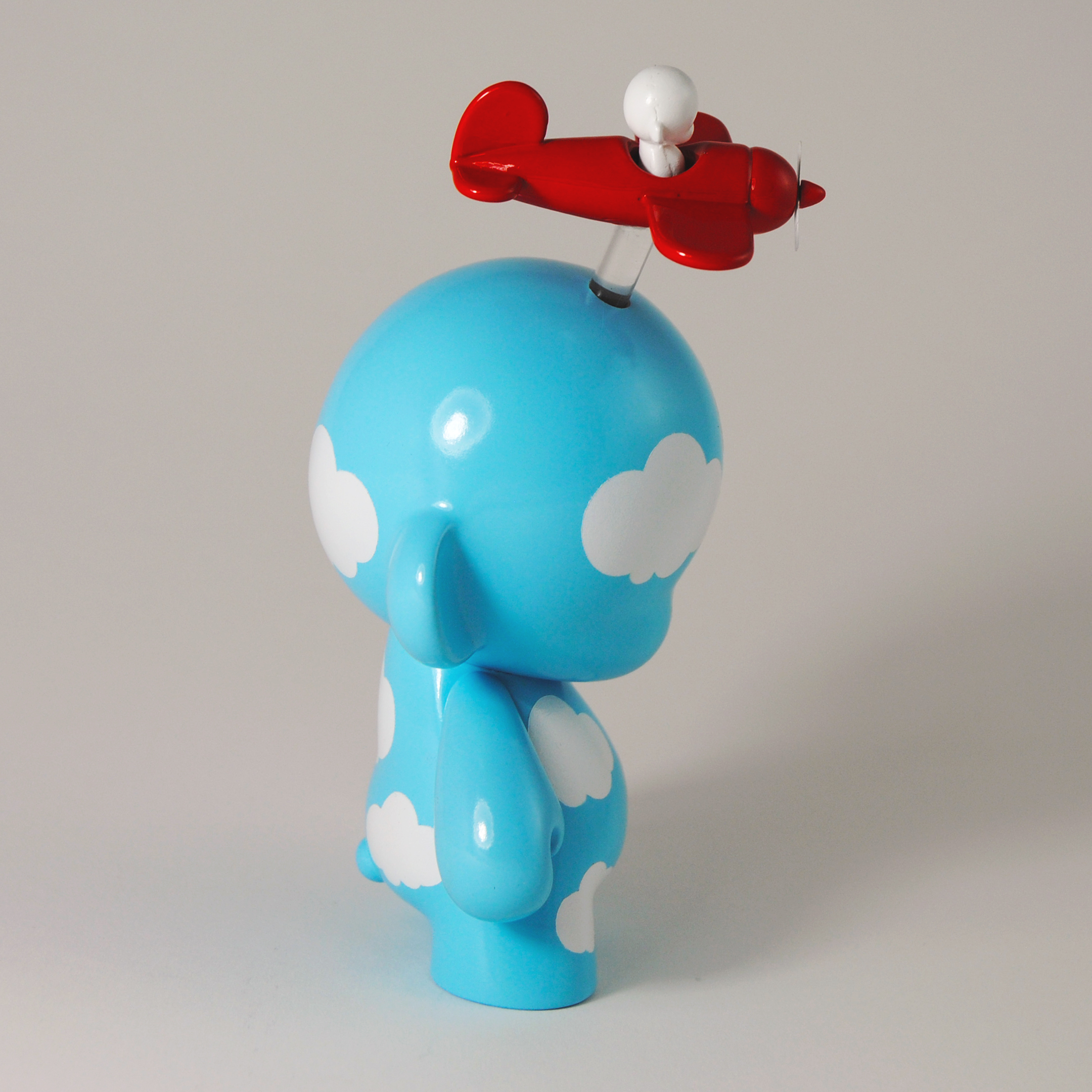 ClarkR's "FlyingHigh" Labbit & Mini Munny | Clutter Magazine