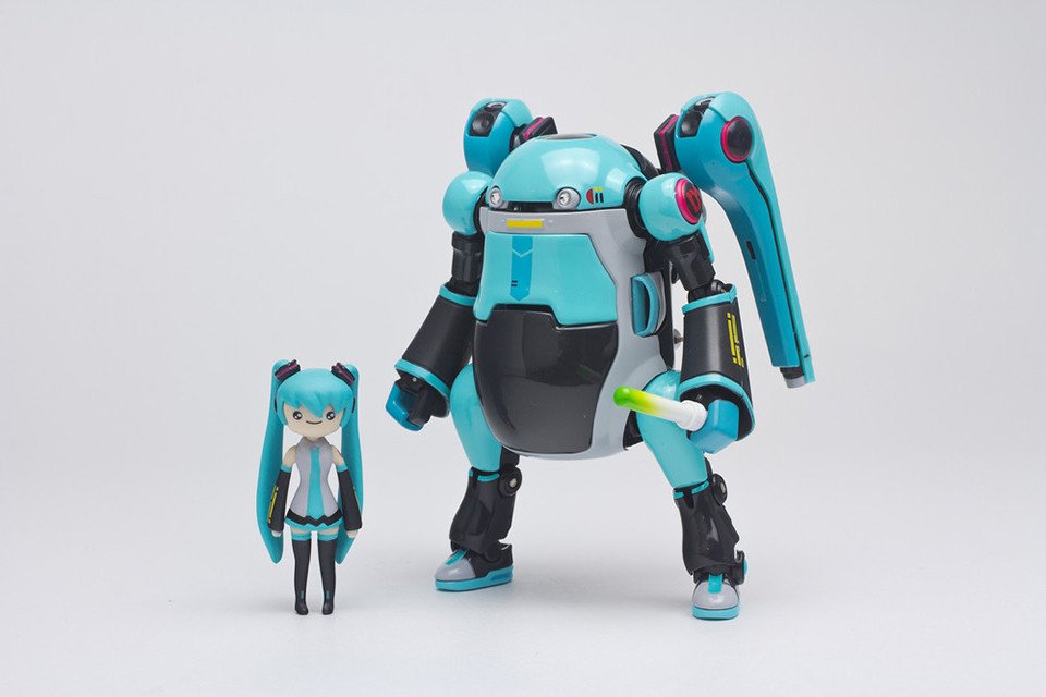 Mechatro x Hatsune Miku at Tenacious Toys | Clutter Magazine